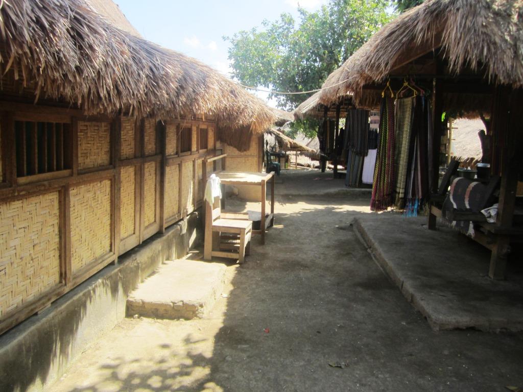 Kampung Adat Sade, Simbol Identitas Suku Sasak Lombok Tengah ~ Lombok ...