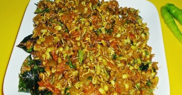 Vidyas Veg Recipes: Matkichi usal recipe - Sprouted moth beans usal