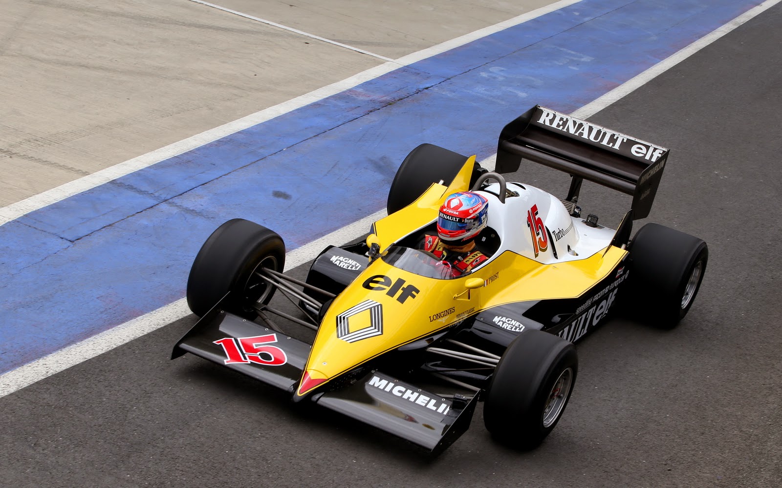 PHOTO: RENAULT PAYS HOMAGE TO TURBOCHARGED HERITAGE AT SILVERSTONE ...