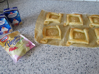 Zuckerschneckerls Tortenbilder: Himbeer-Blätterteig-Taschen