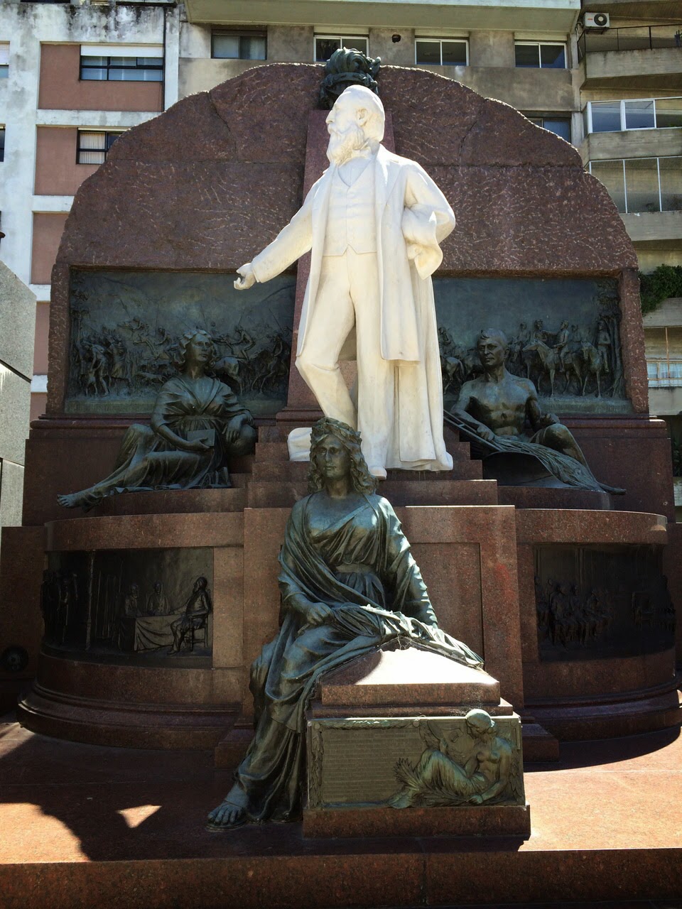 Nisstiiv pens: Statues in Recoleta - Buenos Aires
