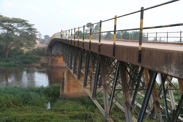 TOSA MAWE: KAGERA-DARAJA LA MTO KAGERA INANIKUMBUSHA VITA VYA KUMPIGA ...