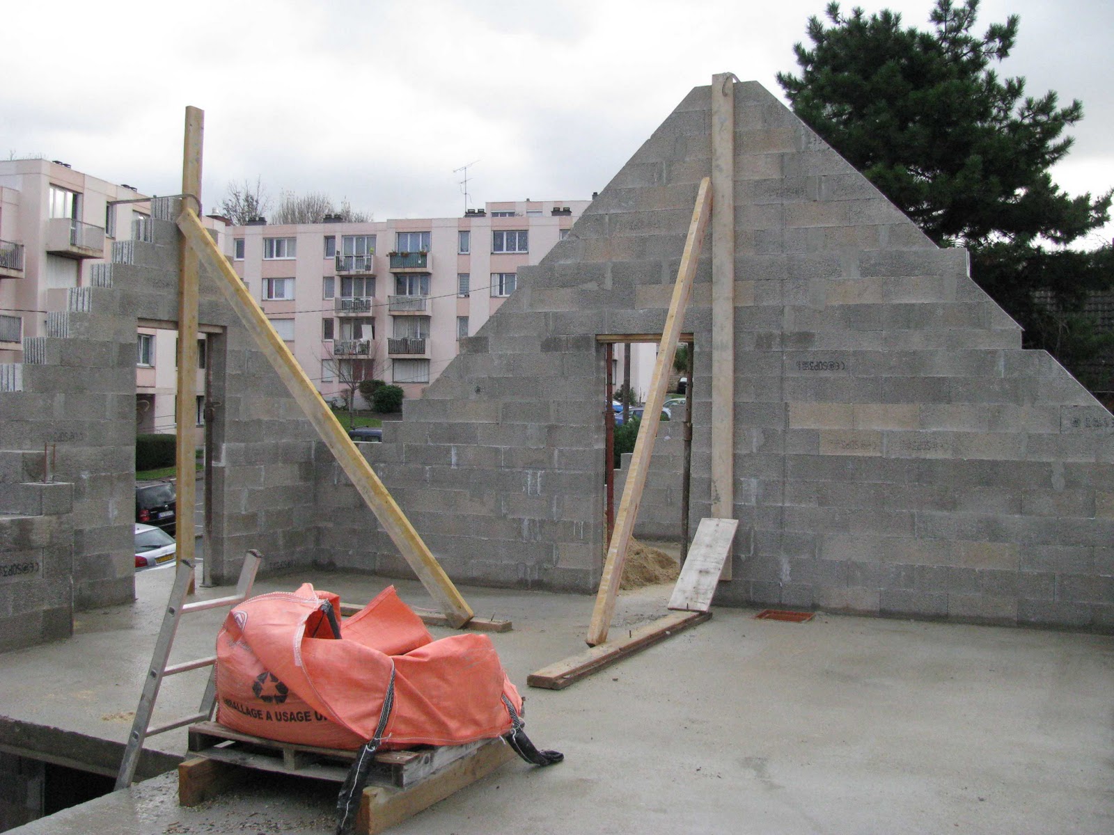 Je fais construire ma maison: Encore les pignons 1/2