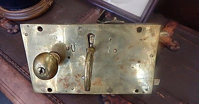 13909 Antiques: Antique Brass Carpenter Rim Lock, with Key