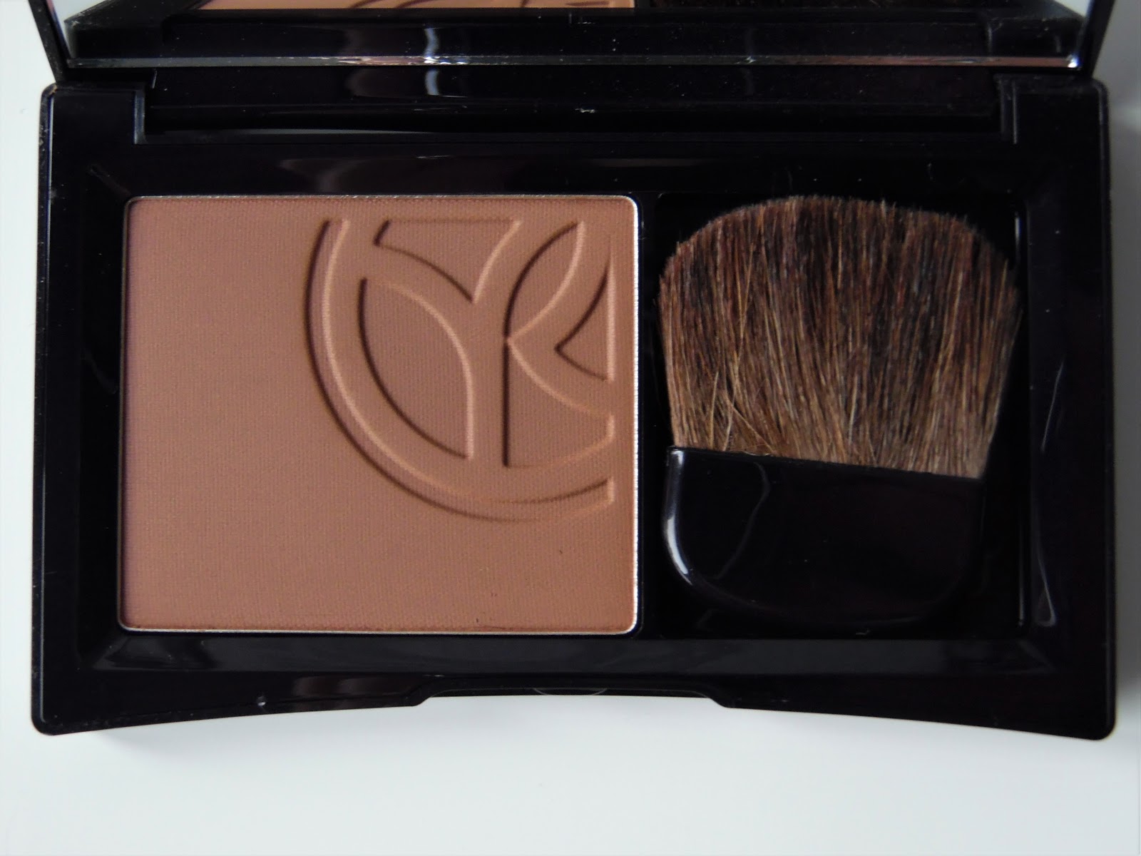 Yves Rocher Flawless Skin Powder - Samantha Alisha