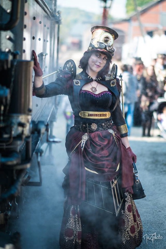 Steampunk Fashion Guide: Steampunk Lady Locomotive