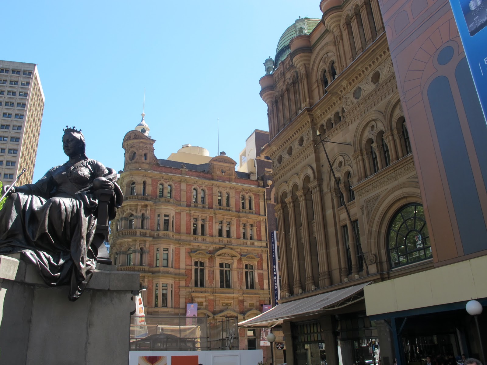 TT n Sheldy: Town Hall and QVB