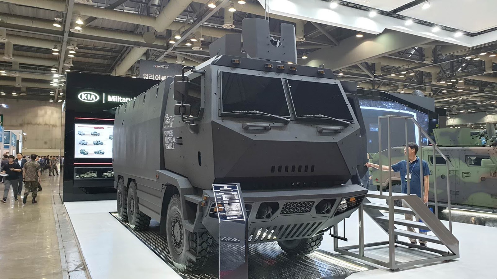 ROK Defense: Kia Motors displays new tactical vehicles at DX Korea 2018