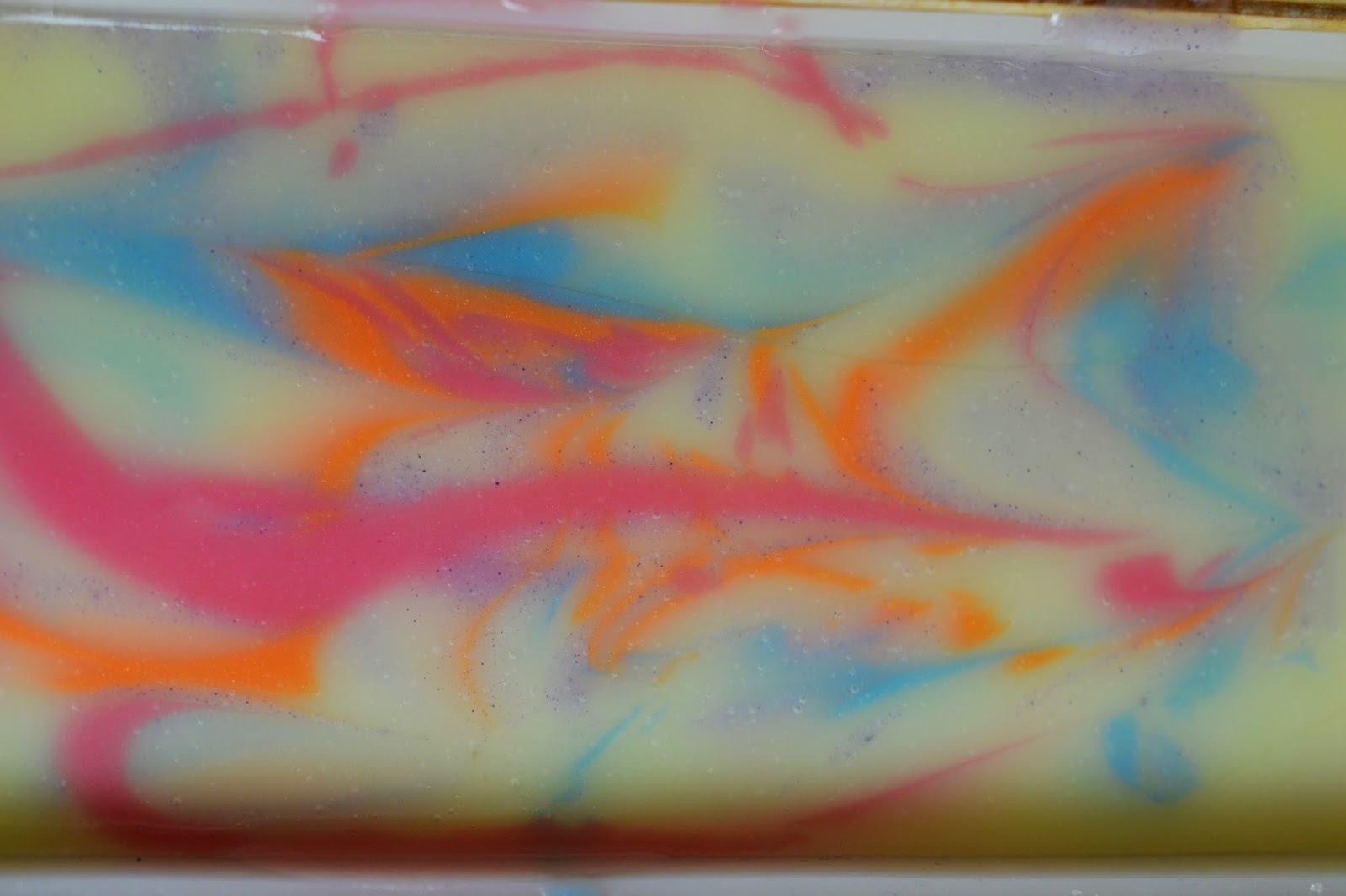 Oil & Butter: Great Cakes Soapworks Drop-Swirl Challenge