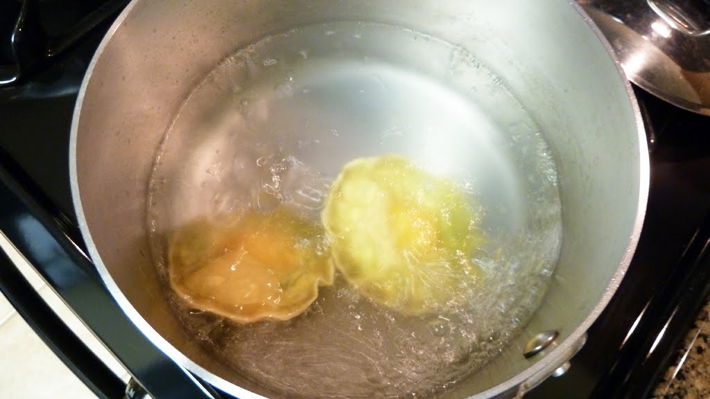 Vera's Cookbook: Raviolo al Uovo (Ravioli with Egg Yolk)