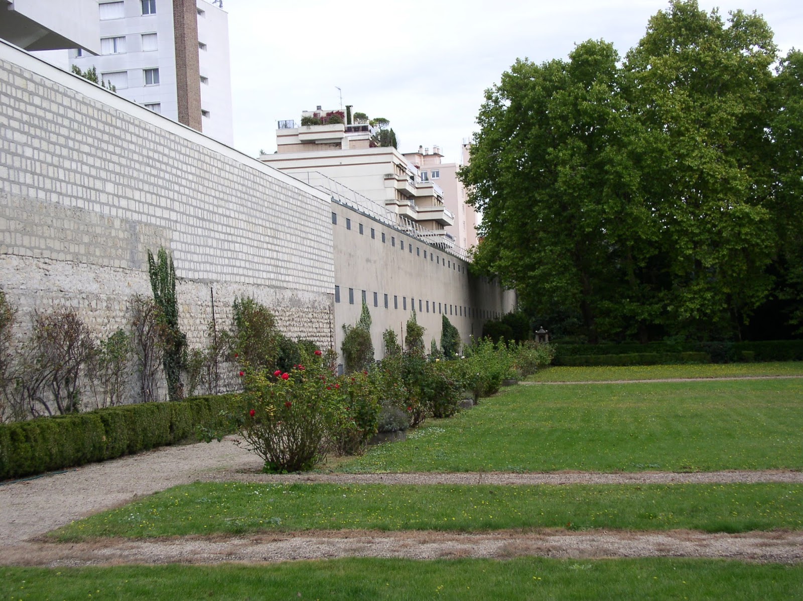 From Paris with Love: Picpus Cemetery and the Reign of Terror