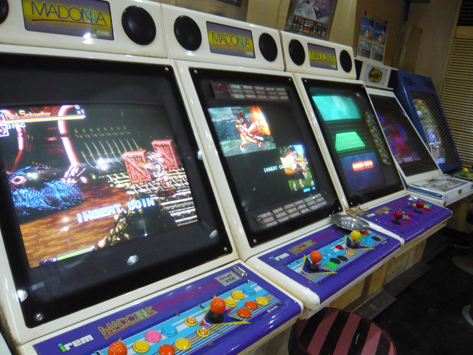 JAPAN, ARCADES & GAMING: Osaka Arcade Game Centres