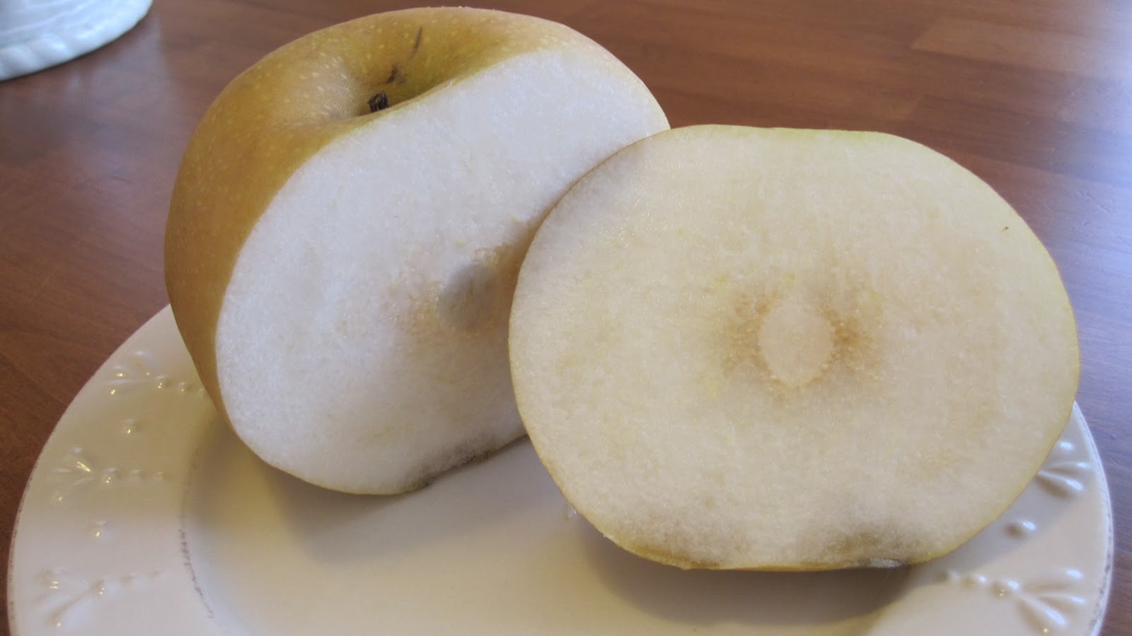 Cannundrums: Pears: Asian, Korean, Ya, Fragrant, Bartlett, Red Bartlett ...