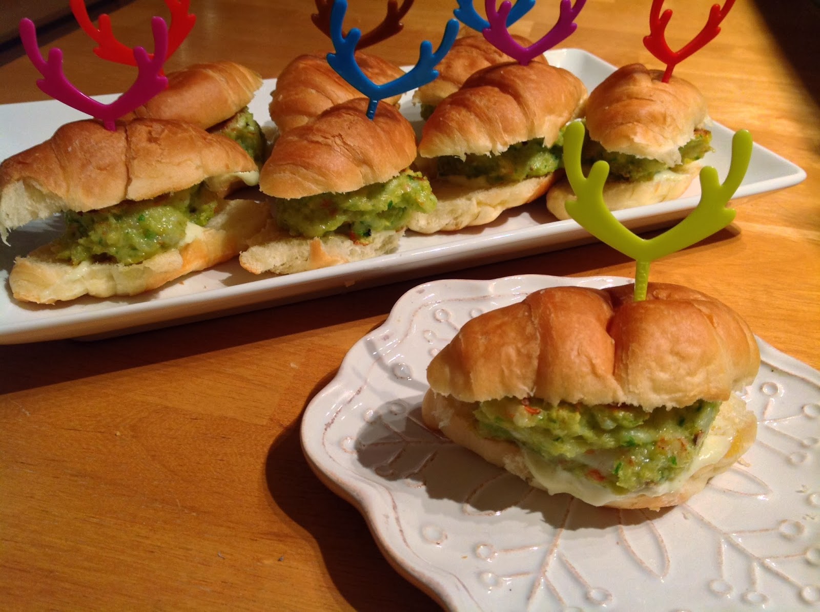 delish in a dish: Christmas Sliders