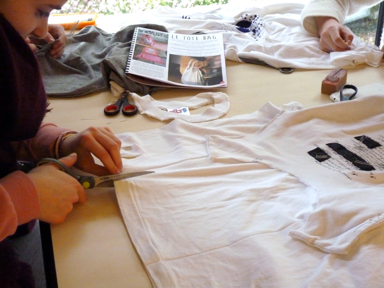 Zoline Art: Recyclage de t-shirt pour les nuls: L'atelier!