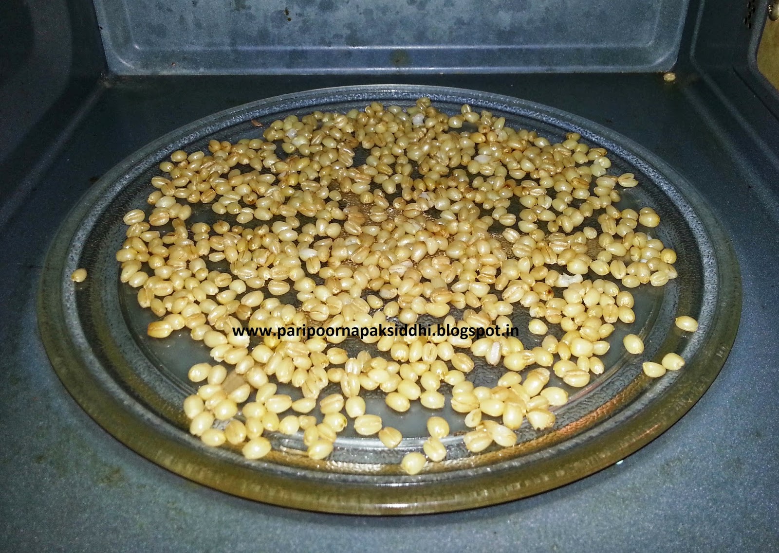 Paripoorna Paksiddhi : HOME MADE MICROWAVE POPPED WHEAT / WHEAT CRISPIES