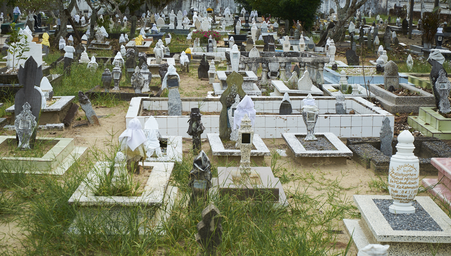 Hello Talalay: An Islamic Cemetery In Miri