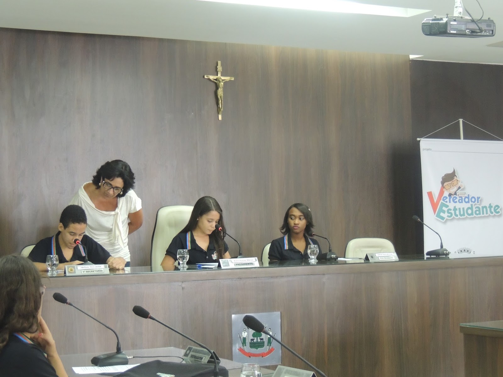 APÓS QUASE TRÊS DÉCADAS DE DEDICAÇÃO, MARIA SOLANGE DEIXA A ASSESSORIA ...