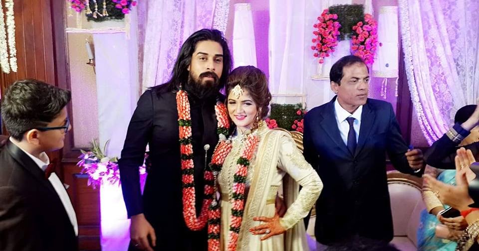 Srabanti Chatterjee And Her Husband Hd Pics In Tollywood Film
