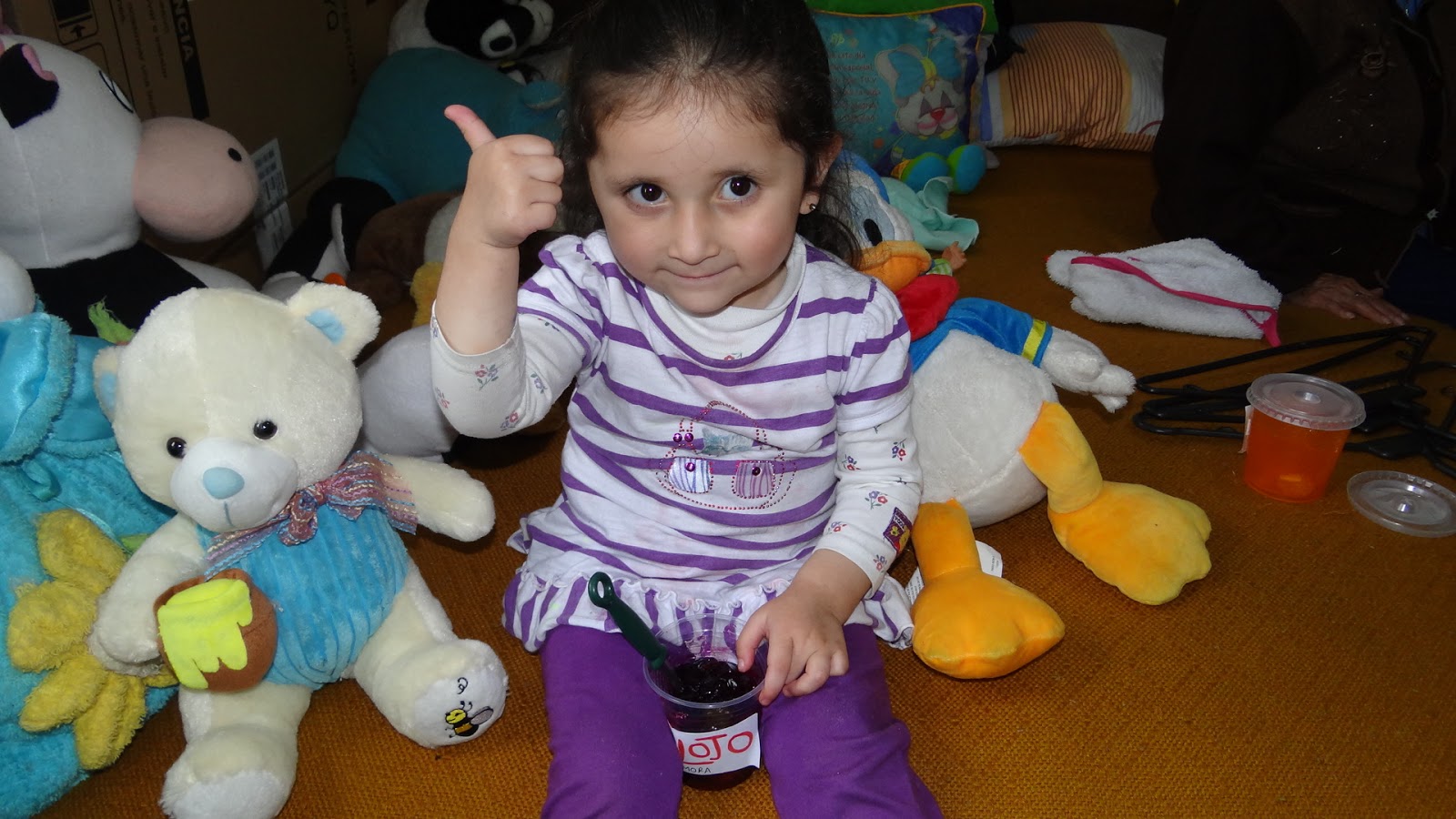 GELATINA GLOJO : Niños Comiendo Gelatina GLOJO