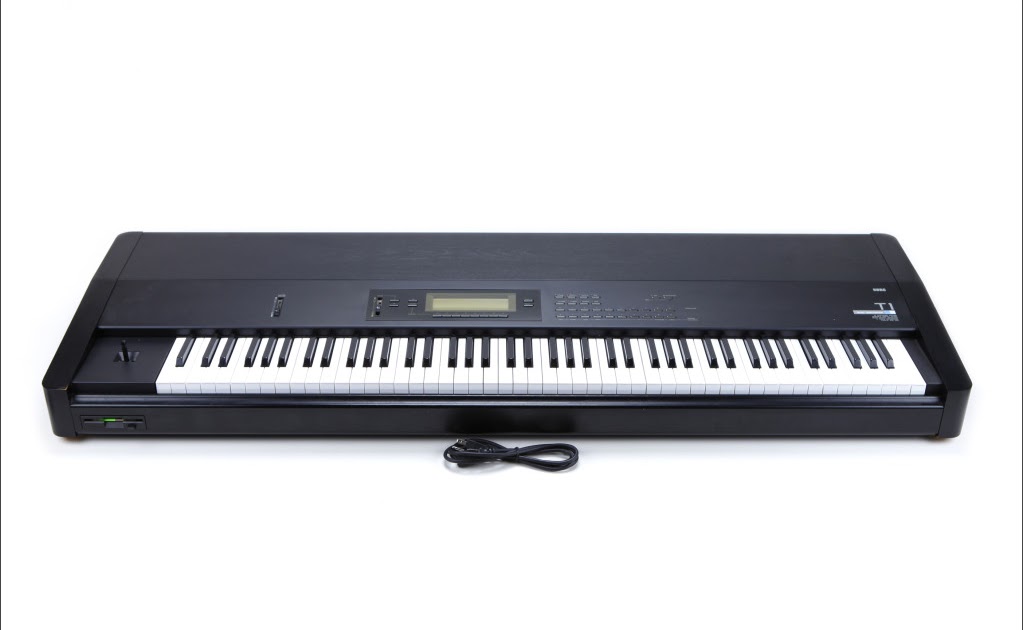 MATRIXSYNTH-B: Korg T1 keyboard workstation SN 004440