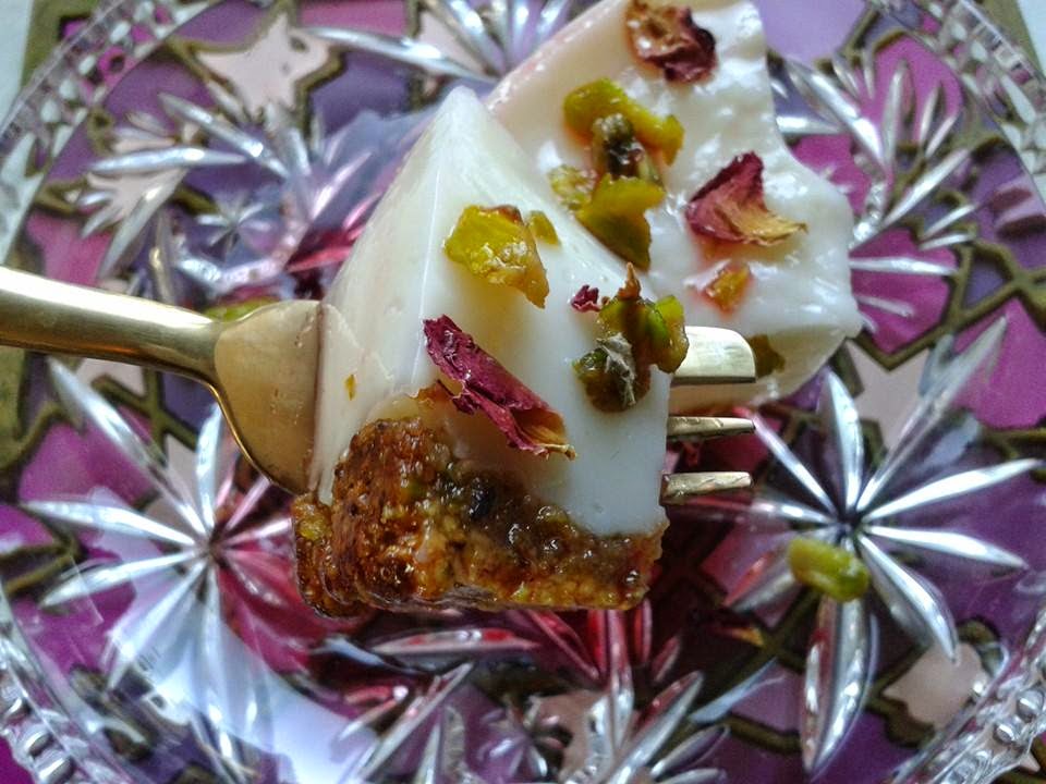 Wanderlust Queen: Mahalabiya cheesecake with a pistachio base