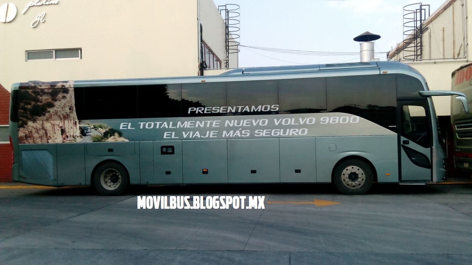 VOLVO BUS PRESENTA A AUTOBUSES DE ORIENTE SU VOLVO 9800 4x2.