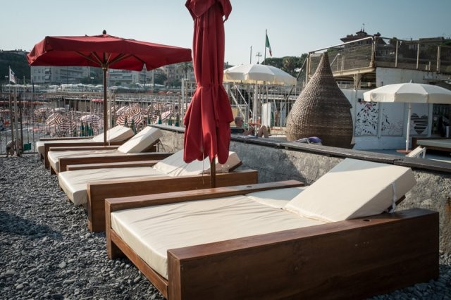 I love shopping - Goa beach Genova, Beach - Food - Fun