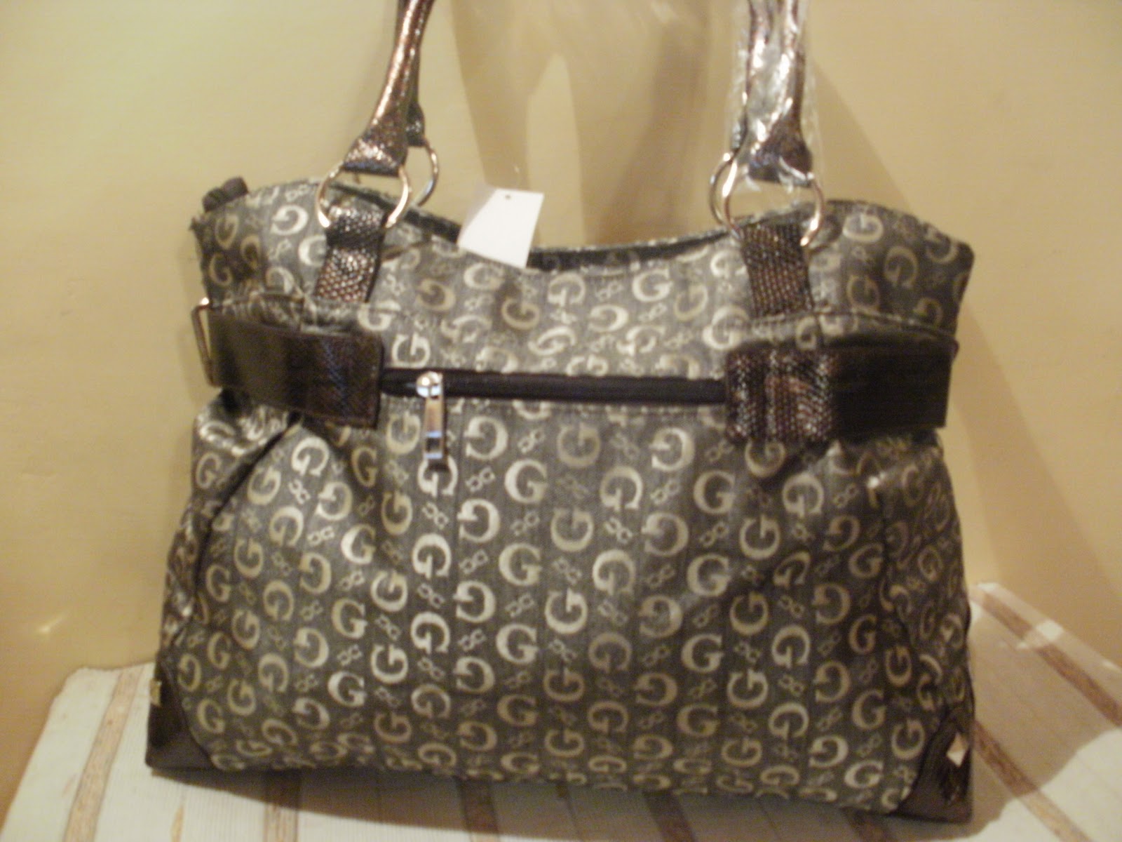 MEKEKOS: CARTERAS GUESS
