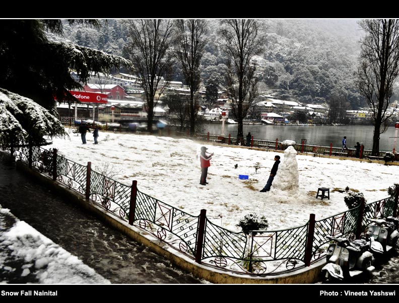 Nainital Biscope: Nainital In Snow Fall