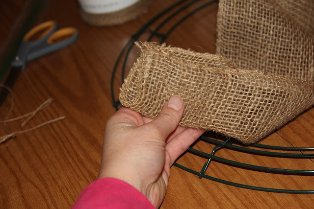 Stephanie Jennett Photography: DIY Burlap Wreath