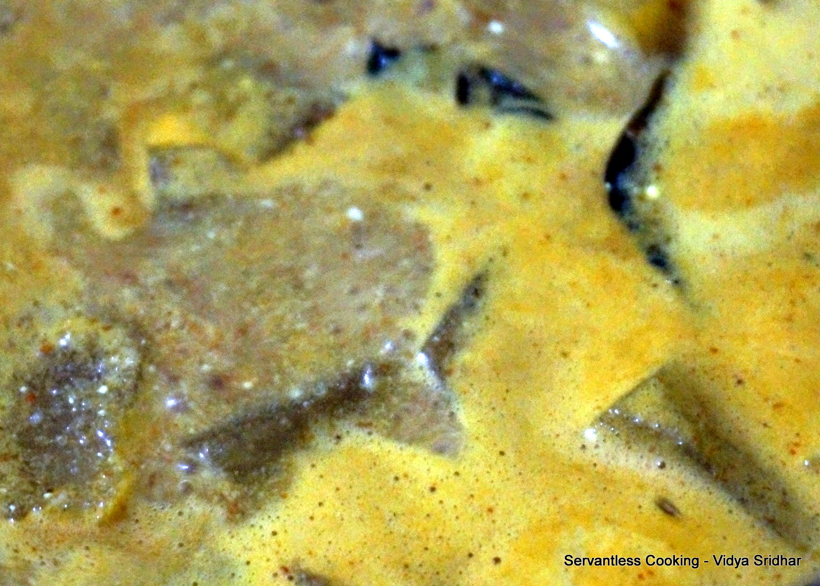 Servantless cooking : Poosanikai mor kuzhambu (Ash gourd buttermilk curry)