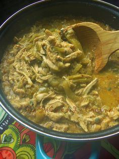 "EL ARTE DEL BUEN COMER": POLLO DESHEBRADO EN SALSA VERDE