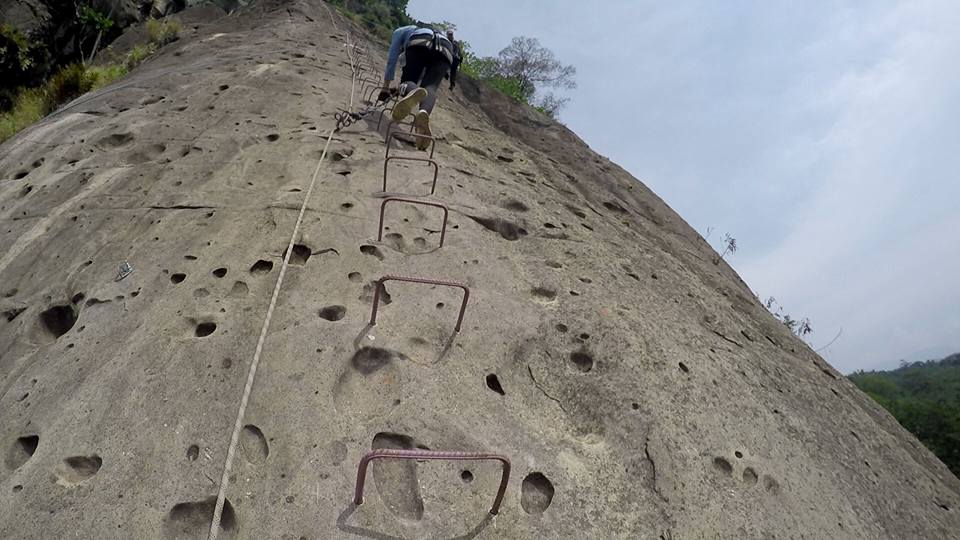 Gunung Parang Via Feratta ketinggian 100meter - Untold Story