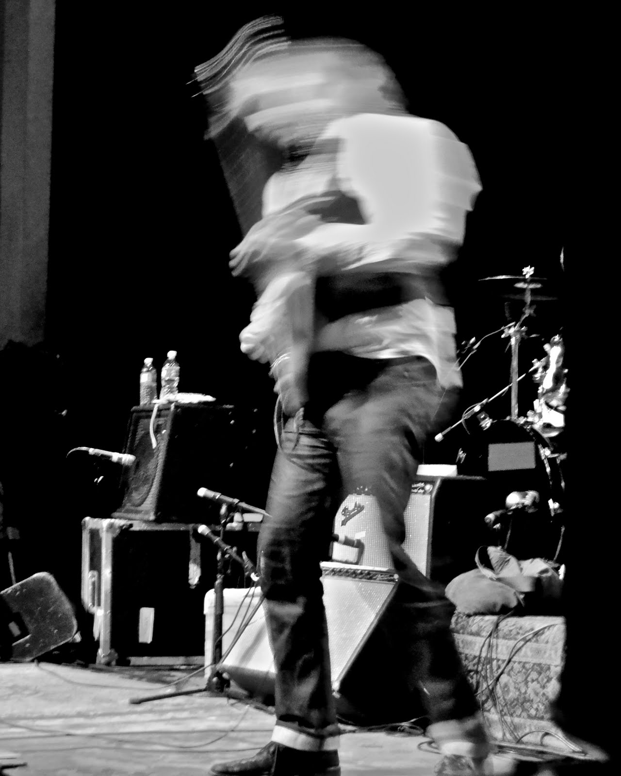 bluethirtytwo: Chuck Prophet @ The Mystic Theater. 5/13/11