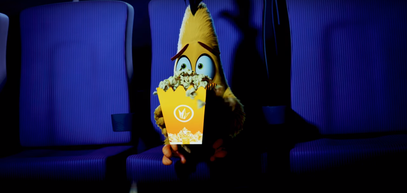 The Angry Birds Movie - Chuck Visits Regal Cinemas