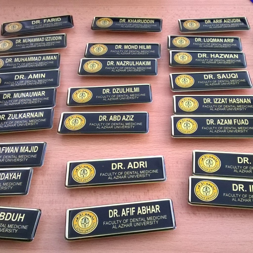Yunis Khat: Name Tag Jawi