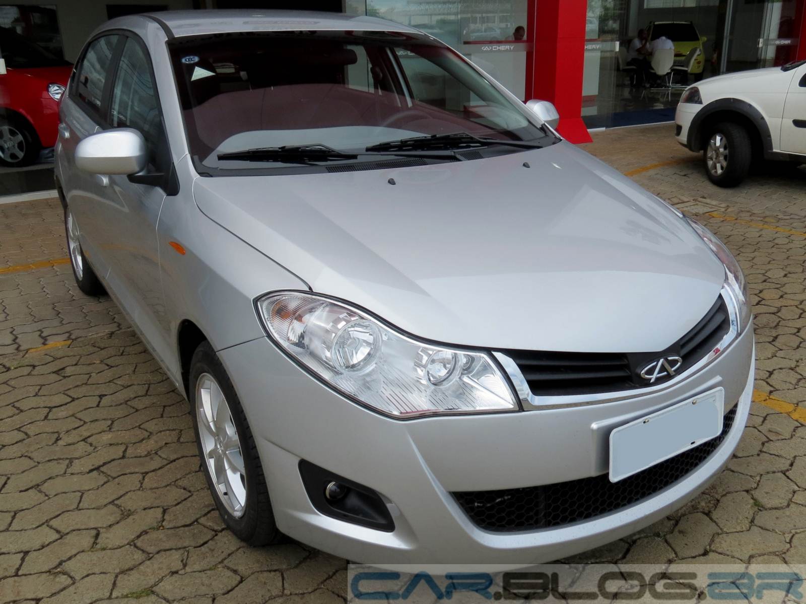 Chery Celer Hatch: preço, fotos, consumo e desempenho