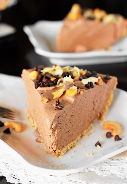 Easy Chocolate Mousse Pie | The Kitchen is My Playground