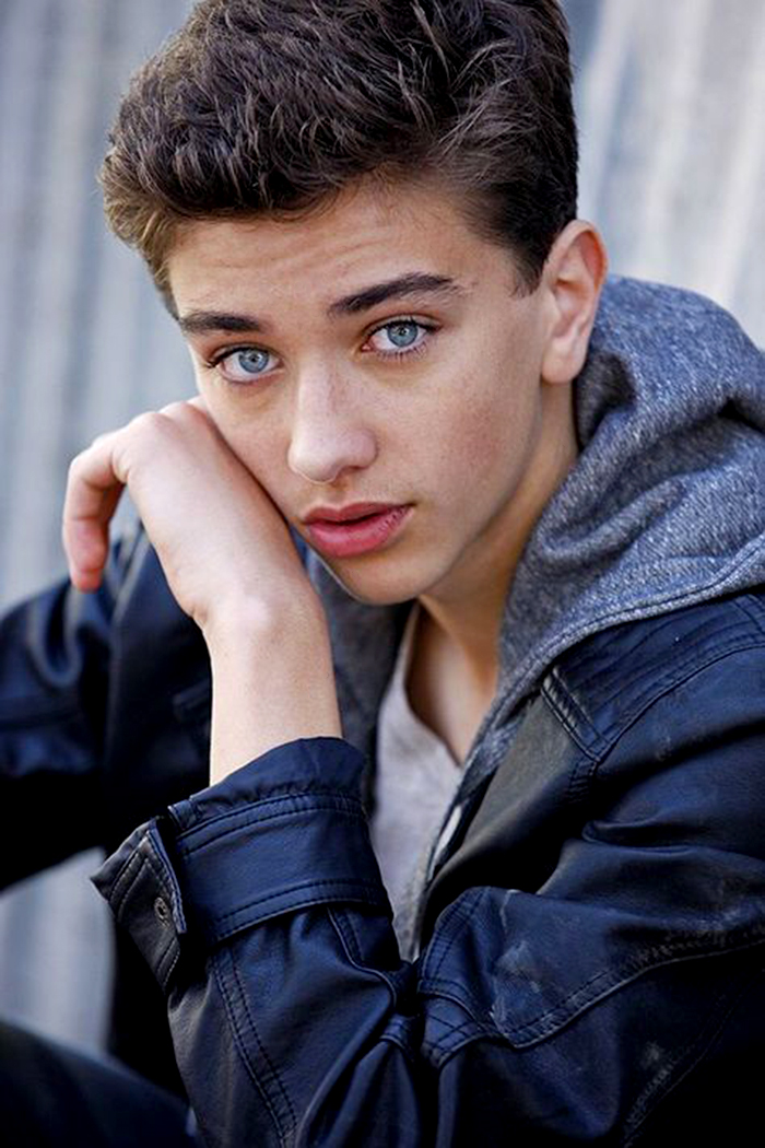 Sun Seekerz!: Model - Gavin Caselegno