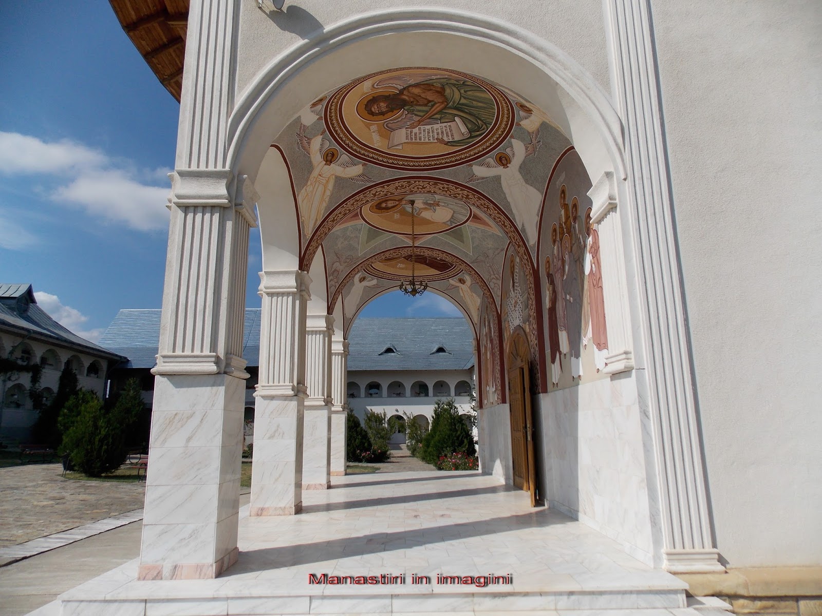 Mănăstiri în imagini: Manastirea Sfantul Vasile cel Mare, Sfantul ...