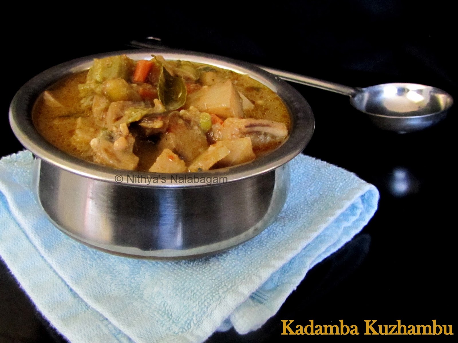 Kadamba Kuzhambu | Mixed Vegetable Kuzhambu |Nithya's Nalabagam