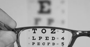 Online Vision Test : Check your Eyes using Smartphone / Laptop