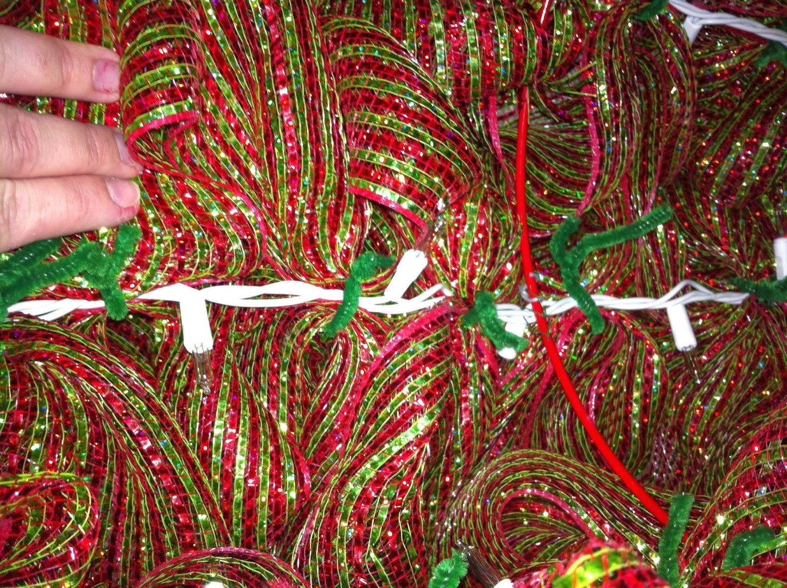 My Crafty World: Deco-Mesh Christmas Tree