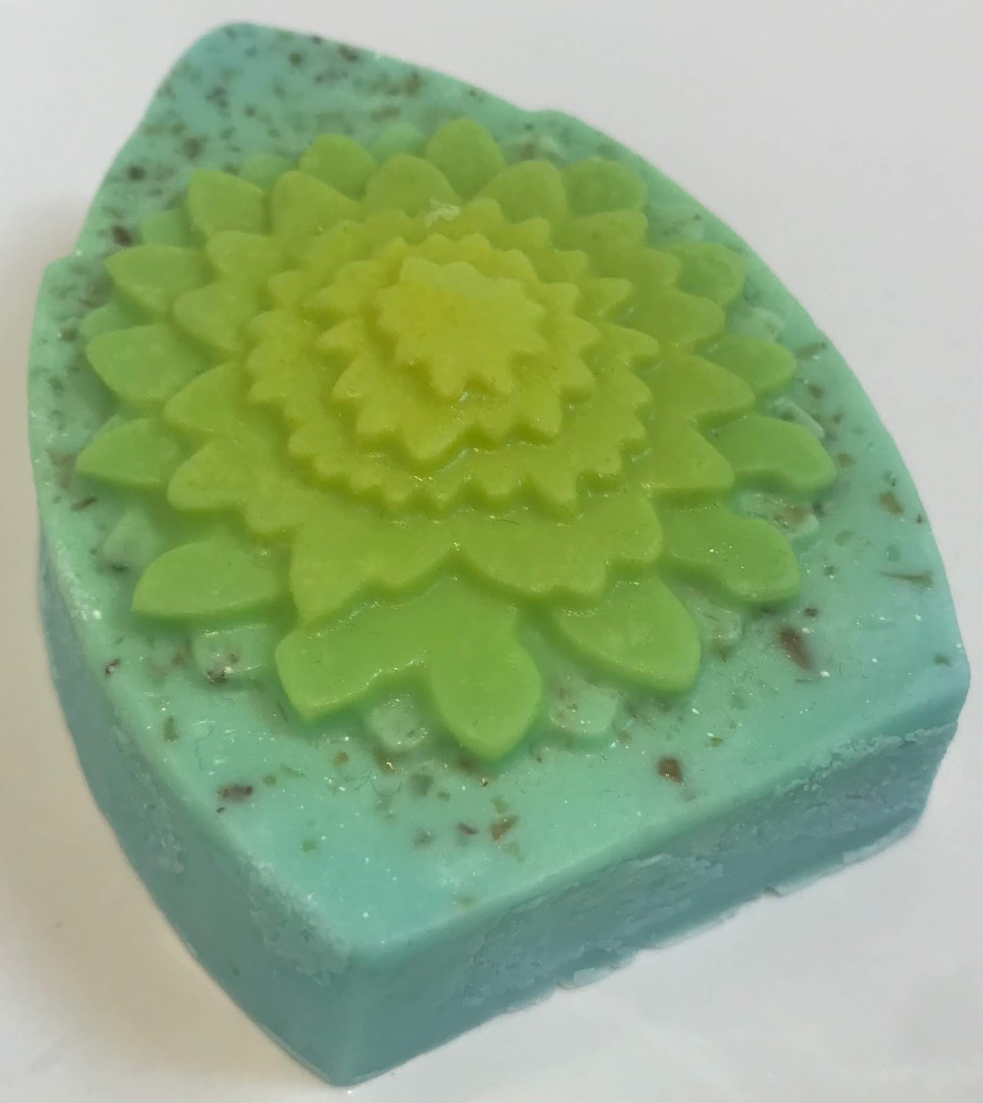 All Things Lush UK: Aster La Vista Soap