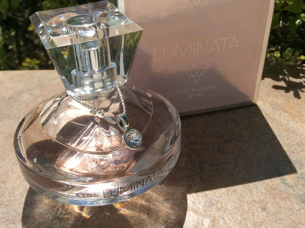 AromasDani: Luminata Deo Parfum Avon - Floral iluminado!
