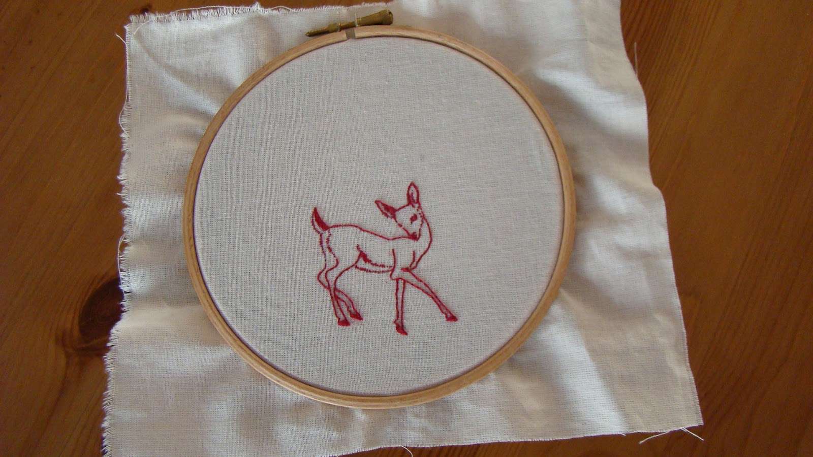 Roving Around Crafts: Marce's Zakka Purse with Fawn Embroidery
