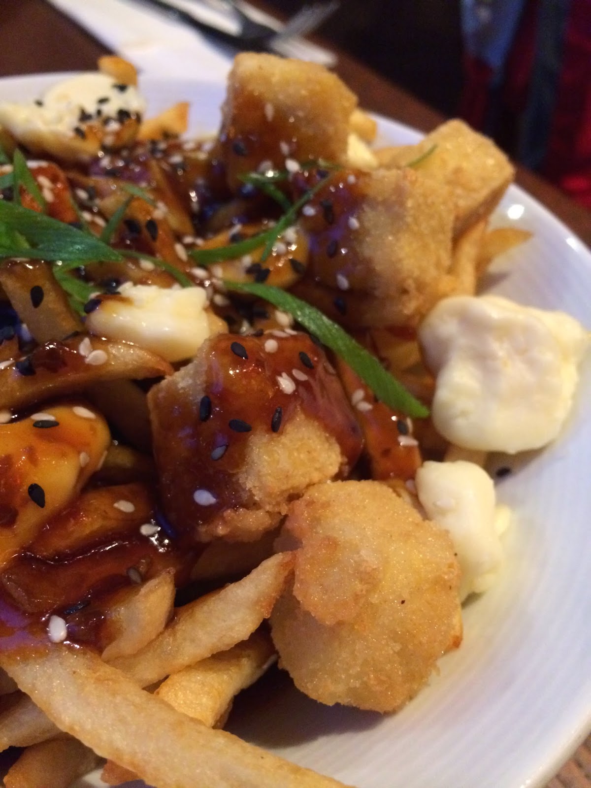 General Tao Tofu Poutine From Sesame / Sesameのジェネラル タオ 豆腐 プーティン ~ I'm ...