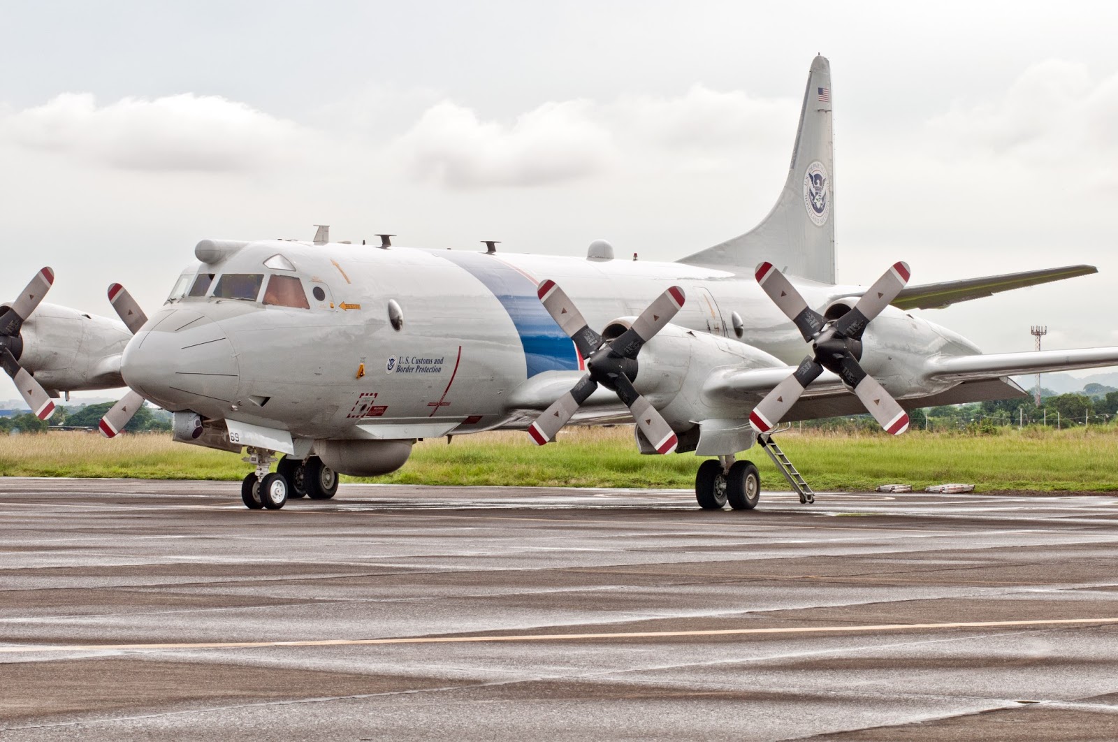 Servicio Nacional Aeronaval de Panama - Shooting with Panama's Pilots