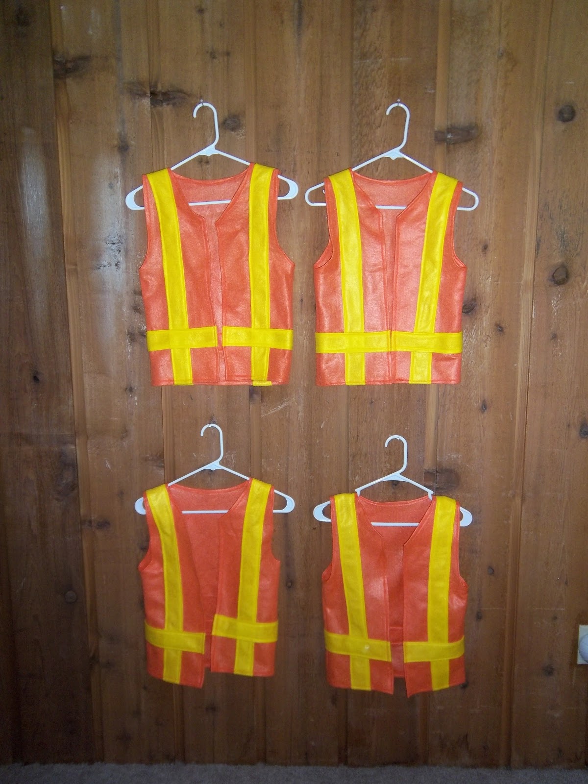 Little Lambs: Community helper vests-part 4 Construction worker